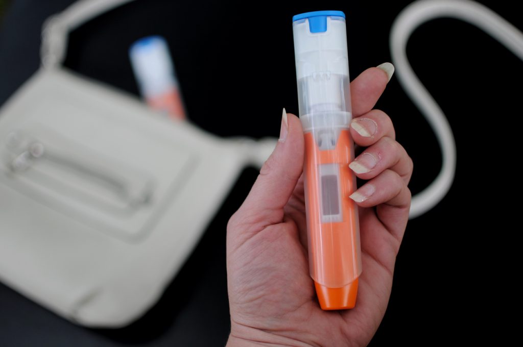 Epinephrine auto-injector - Missouri Poison Center